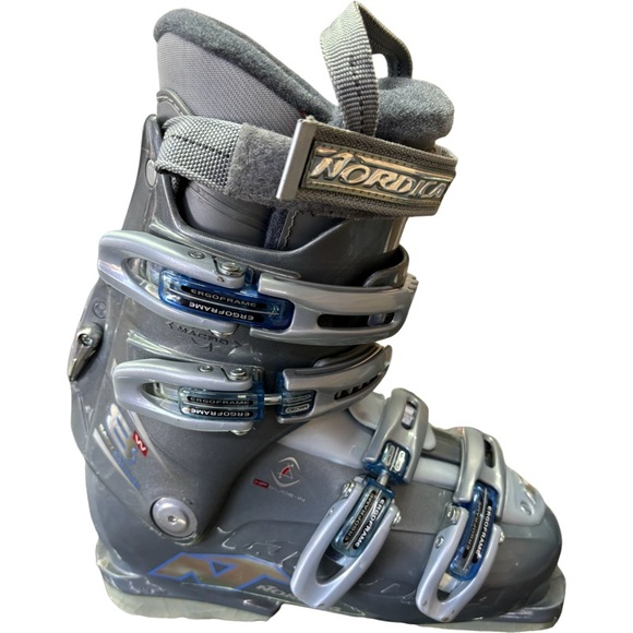 Nordica | Shoes | Nordica Easy Move 8 Womens Size 235 Ski Boot | Poshmark